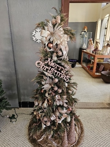 LCHS announces Fantasy Forest Tree Decorating Contest Winners - OKW News